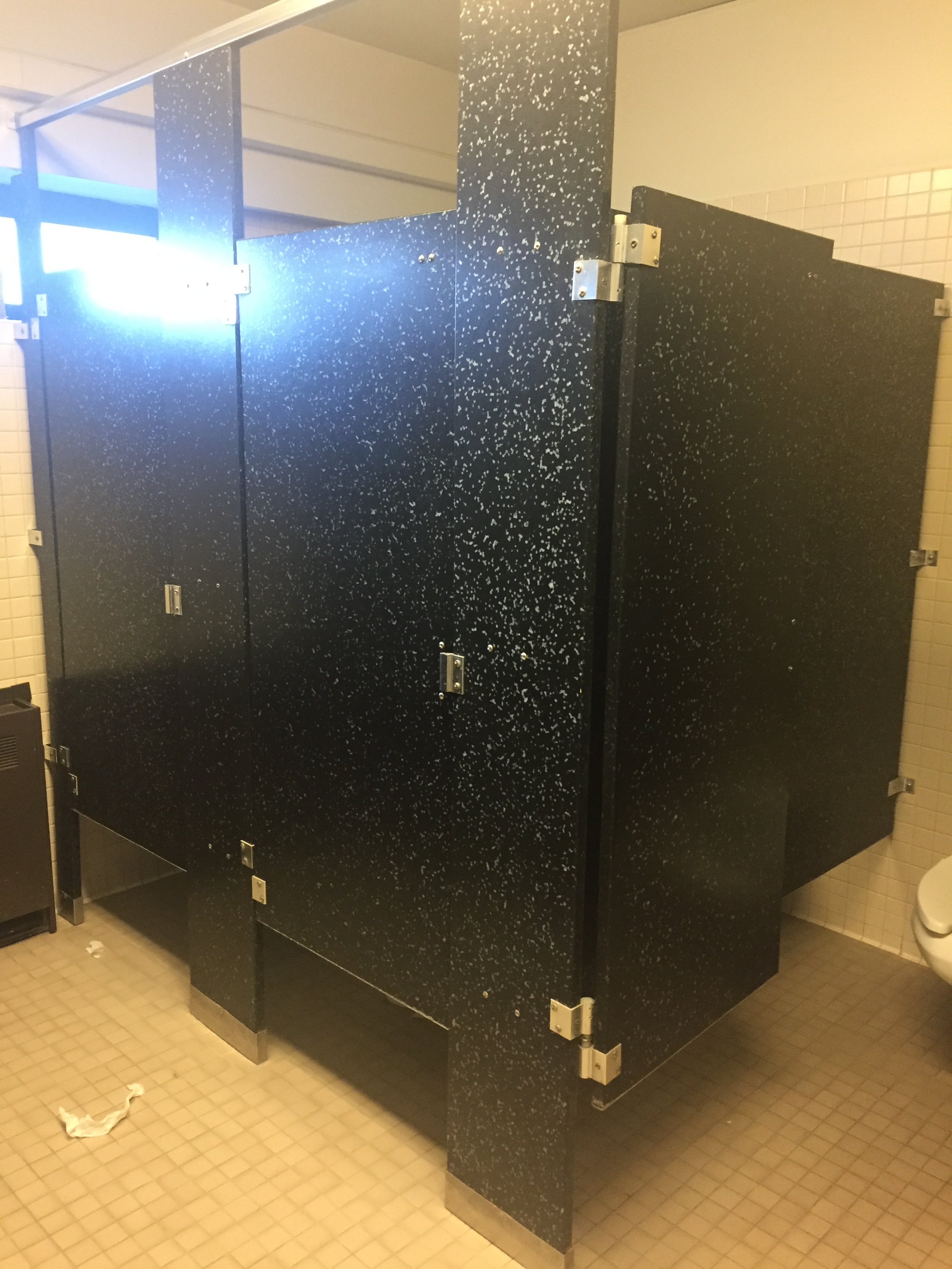 Freshman Five Bathroom – RPI Rooms